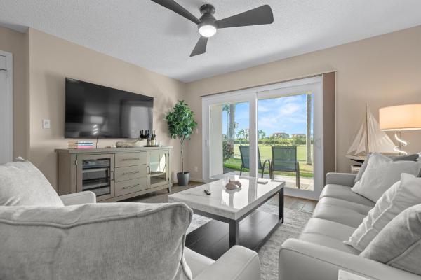 Newly Updated St. Pete 2-br Condo On Isla Del Sol - St. Petersburg, FL