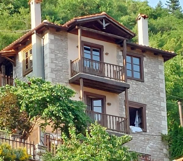 Maisonette Korfes-δύο Αυτόνομοι Όροφοι Πέτρινης Βίλας - Grèce