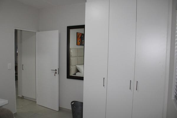 Fun Modern Two Bed Apartment In Fourways - Randburg