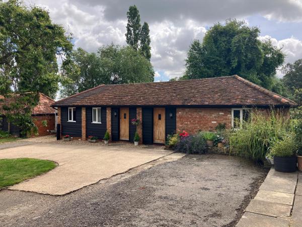 Upper Wood End Farm Holiday Cottages - Buckinghamshire
