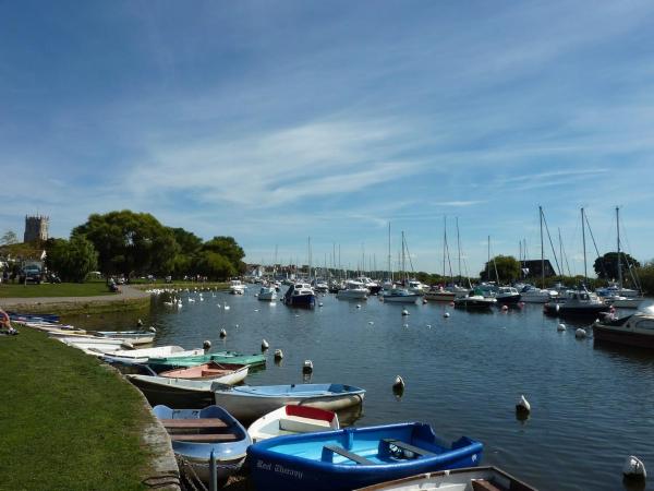 Two Rivers Reach - New Forest