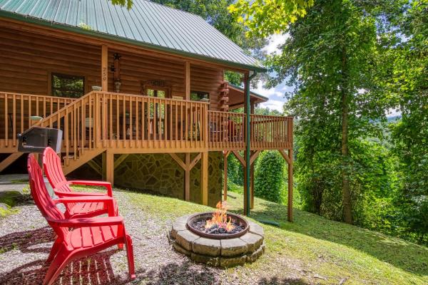 Magical Moments, Hot Tub, Wifi, 560 In Free Attractions Tickets Each Paid Day! - Gatlinburg, TN