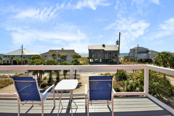 Silver Dolphin - Pensacola Beach, FL