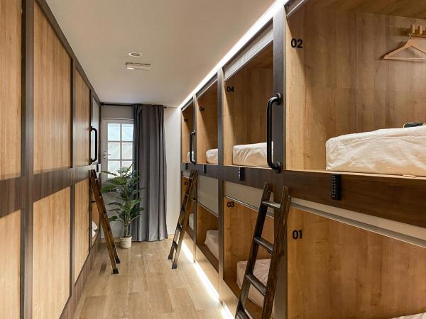 The Pod Suite Hostel Blasco - La Torre