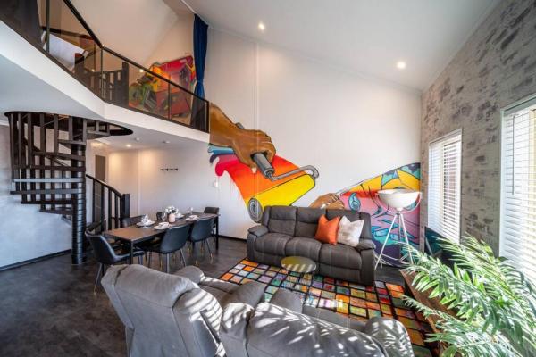 Splash Graffiti - Creative Street-art Loft In Cbd - Stirling