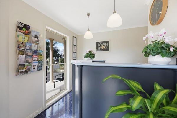 Hamilton Townhouse Motel - Hamilton