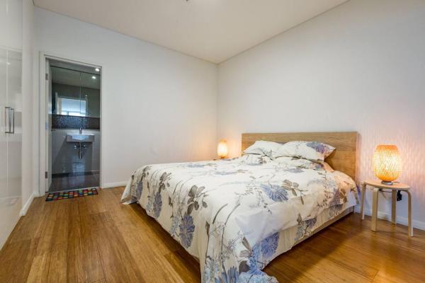 Sleek Chinatown Pad In The Heart Of The Cbd - Sydney central station