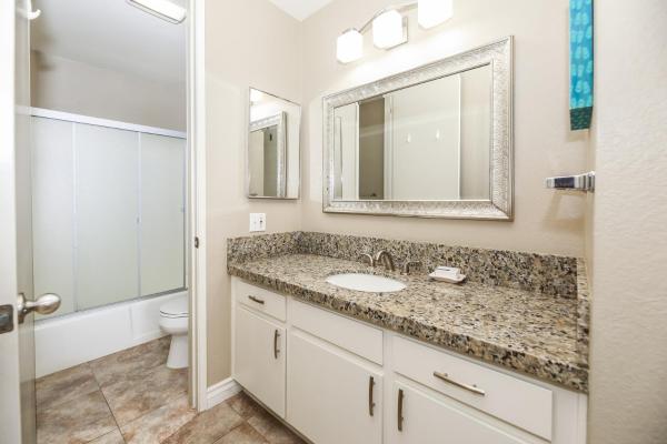 G224 - Beachside Serenity - Oceanside, Californie