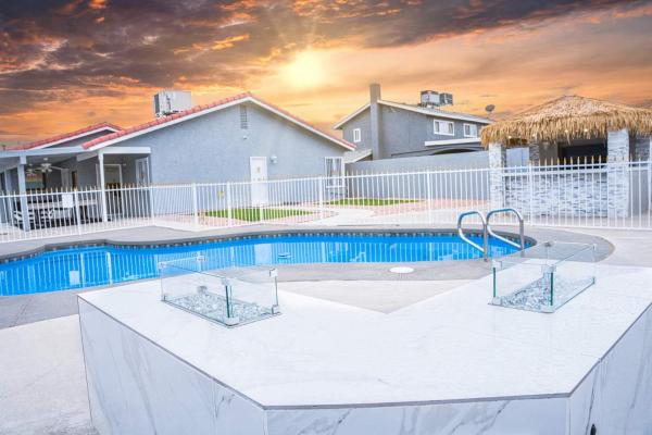 Perfect Scape With Pool And Entertienment - Las Vegas, NV