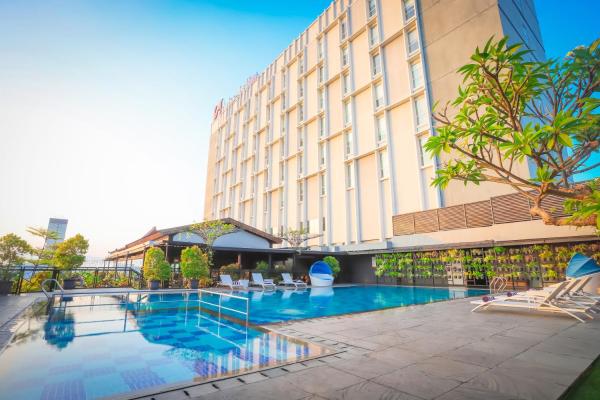 Deluxe Queen At Saripetojo Solo By Swiss-belinn - Surakarta