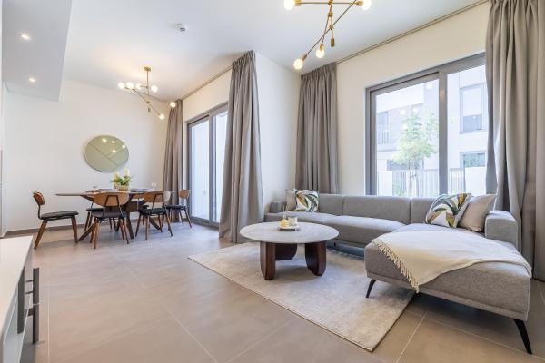 Exclusive Spacious Villa I Garden I Maid Room - Dubaï