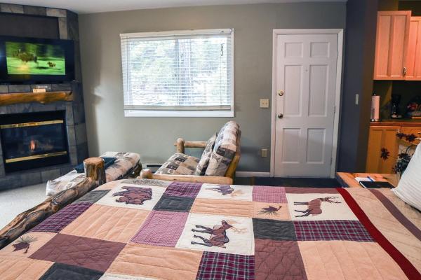 Fawn Valley Inn- 256 Apts - Estes Park, CO