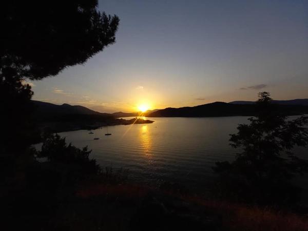 Ruralrut En El Tiemblo Precios Especiales A Partir De 7 Noches, Wifi, Cabina De Hidromasaje, Aire Acondicionado, Zonas De Baño Naturales Cercanas - San Martín de Valdeiglesias