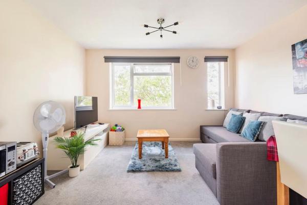 Charming Entire 2-bedroom House In Milton Keynes - 옥스퍼드셔