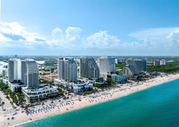 Beachfront-spacious W Residence - Fort Lauderdale