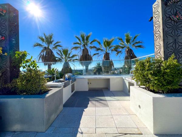 Downtown Los Angeles Skyline Balcony View Modern Penthouse - Los Angeles, CA