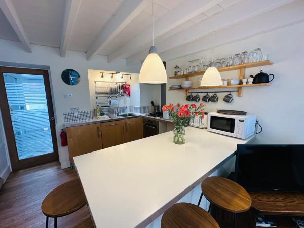 Alexander Cottage - Falmouth