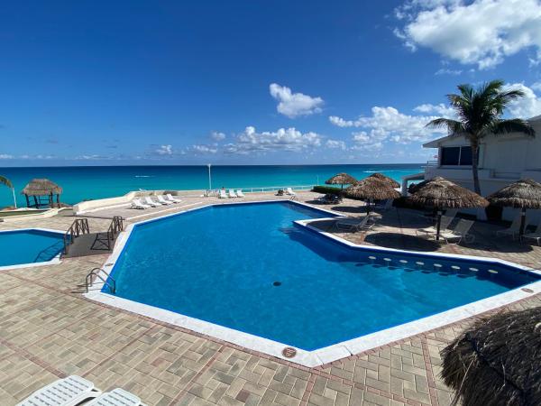 Brisas Shores 07 Beachfront Condo, Pool And Garden Area, Zona Hotelera Cancun - Cancún