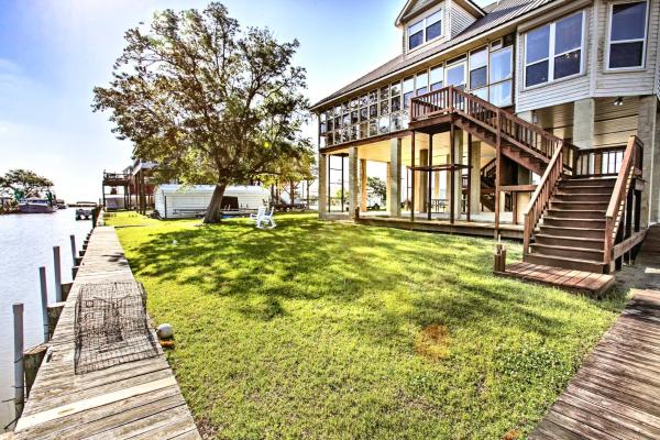 Private Dock With Lift Waterfront New Orleans Home! - Louisiane