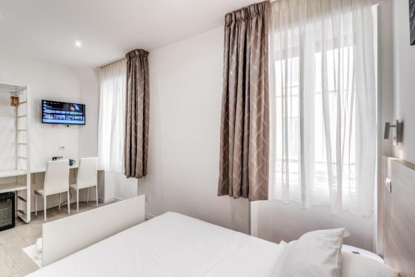 A Touch Of Rome Guesthouse - Rome