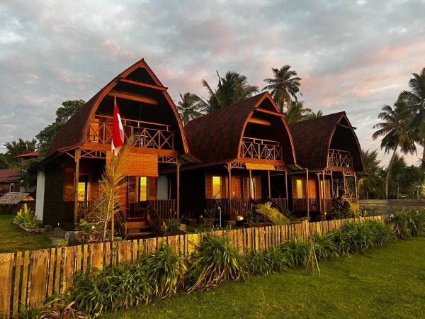 Momos Surf Shack - Aceh