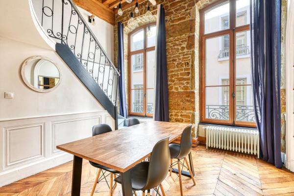 Nouveau / Canut D'exception Au Coeur De Lyon - Lyon