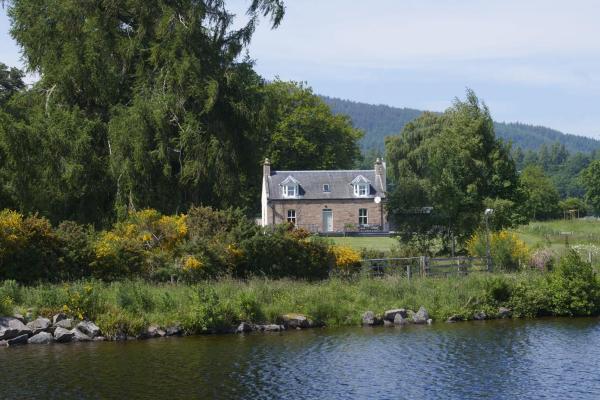 Dunaincroy Farmhouse - Loch Ness