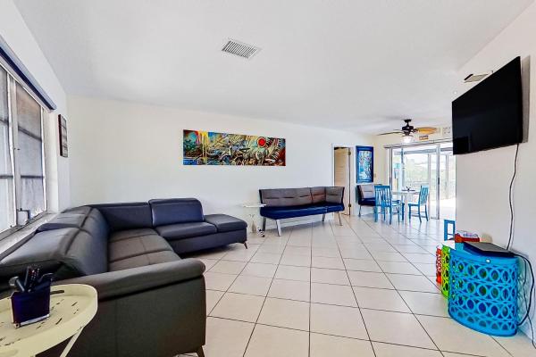 Rock N' Reel Boat House - Sanibel, FL