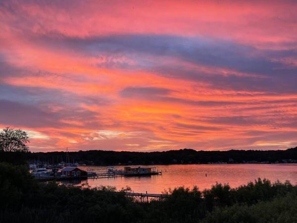 Hot Tub - Saugatuck/douglas - Three Bedroom - Sleeps 8 - Douglas, MI