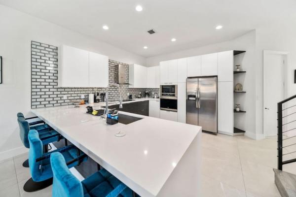 Modern Rocknhome Near Hard Rock And Fll Airport - Miramar, FL