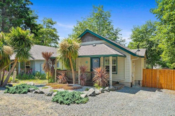 Beach Bungalow - Rockaway Beach, OR
