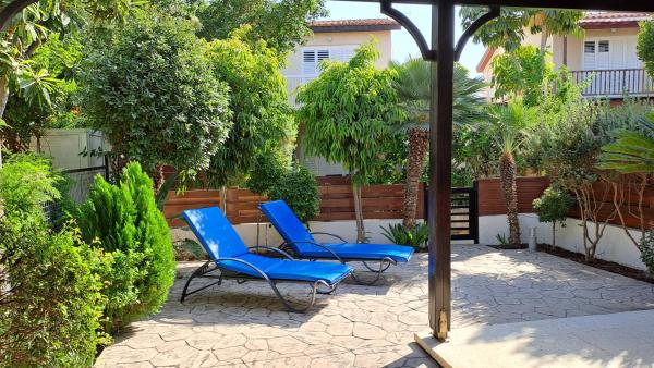 Manors Seaside 2br House 100m From The Beach & Free Parking - Larnaca