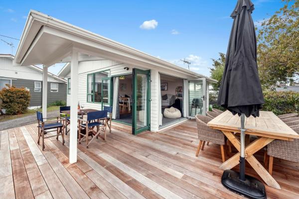 Radiant Rainbow Point - Taupo Holiday Home - Taupō