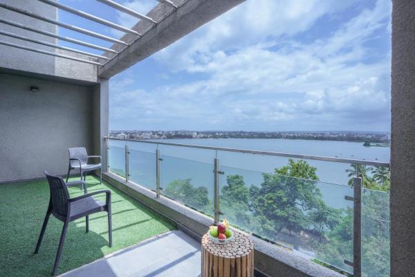 Grey Stone - Lakefront Penthouse Family Rooms - Kolhapur