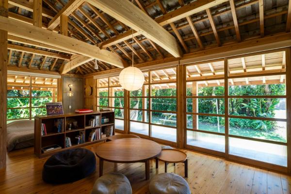 フクギに囲まれた家 さばんぎ沖縄古民家 Savangi Okinawan Designed Folk House - Okinawa