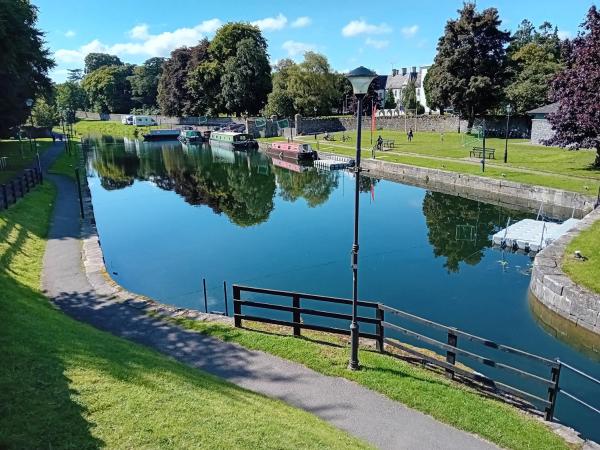 Cuan Na Bpiobairí - Mullingar