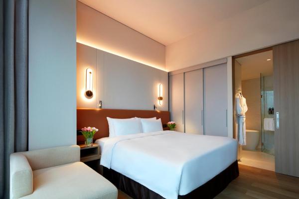 Momentus Hotel Alexandra - Bukit Timah