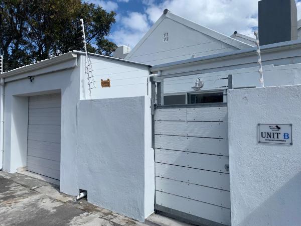 Oystercatcher Self-catering Accommodation Strand - Somerset West