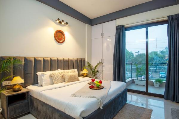 Serviced Apartment Near Medanta By Bedchambers - Manesar