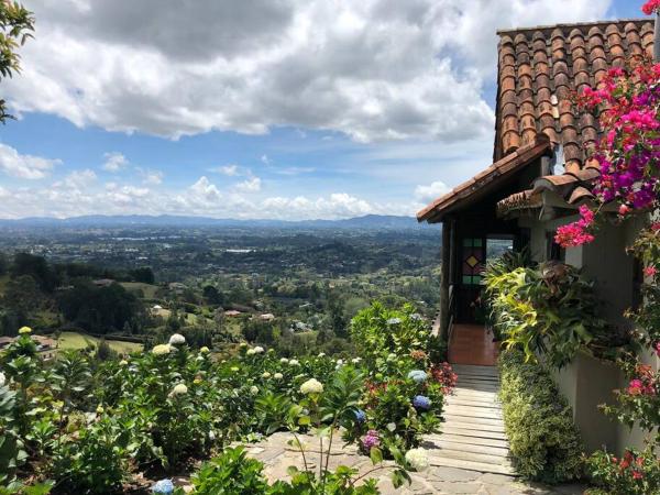 Las Nubes - Donde La Energía Fluye, El Alma Se Cura - Rionegro
