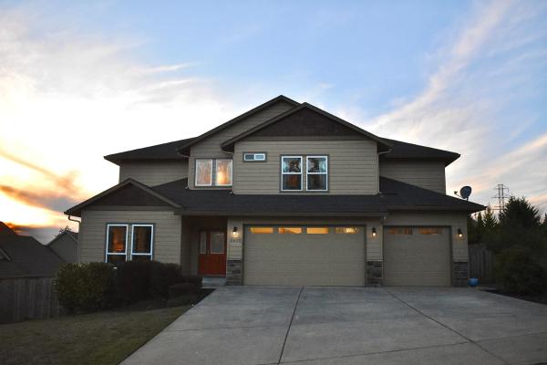 Close In Hillside Retreat - Gresham, OR