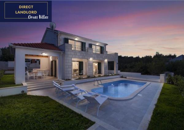 Villa Makarac - Heated Pool, Beach 140m & Kids Playground I Brač - Milna