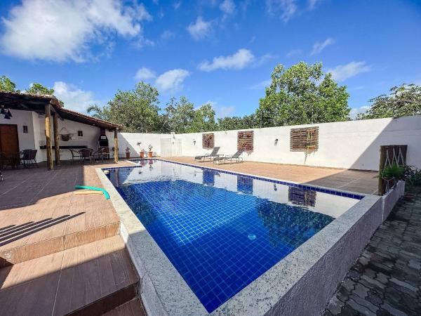 Apê Pavimento Superior Com 3 Quartos Com Ar Condicionado, Varanda E Suite Com Vista Para A Piscina E Internet Privativa, A Poucos Metros Da Praia De Taperapuã. Residencial Jardins De Taperapuã, Condomínio Com Piscina, 2 Vagas De Garagem E áRea Gourmet - Porto Seguro