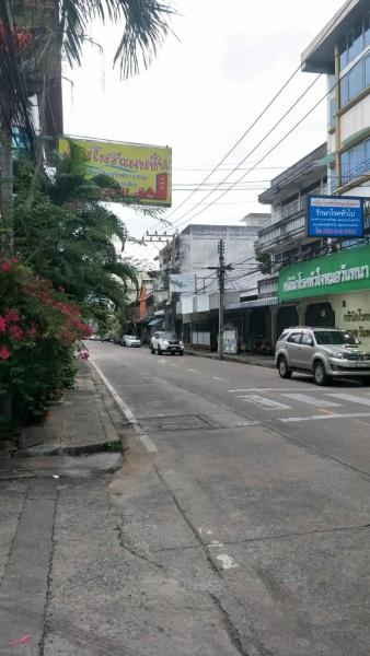 บ้านโนรีแมนชั่น - Si Racha