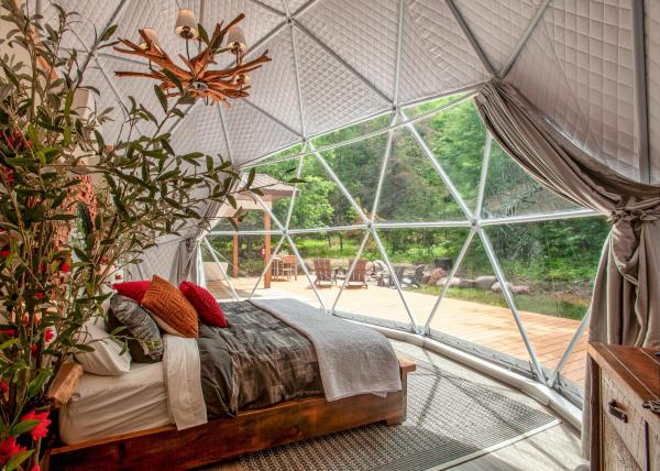 Luxury On The Edge Of Traverse City -4 - Michigan