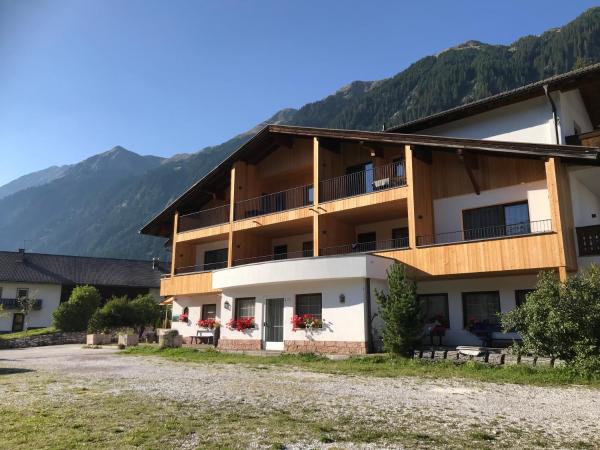 Alpenspitz Appartements - Garni - B&b - Ridanna