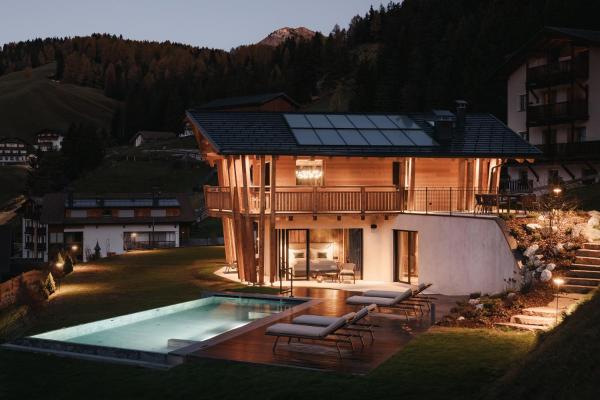 Luxury Spa Chalet Lum D'or - Selva di Val Gardena