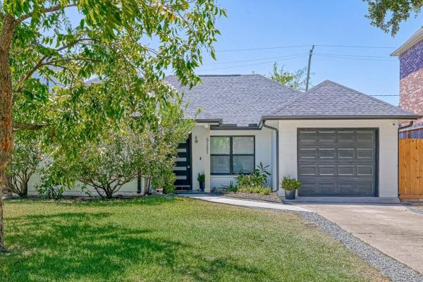 Stylish, 2 Bedroom In Houston-bellaire - Bellaire, TX