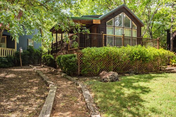 Plum Cabin - Fredericksburg, TX