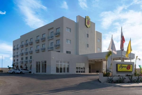 Super 8 By Wyndham Manzanillo - Dominican Republic